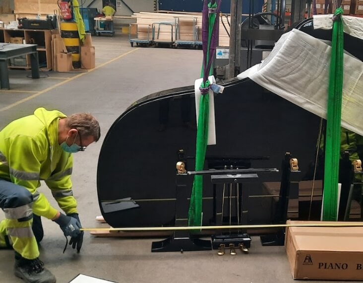 Professional packaging of furniture, art and more | DEUFOL